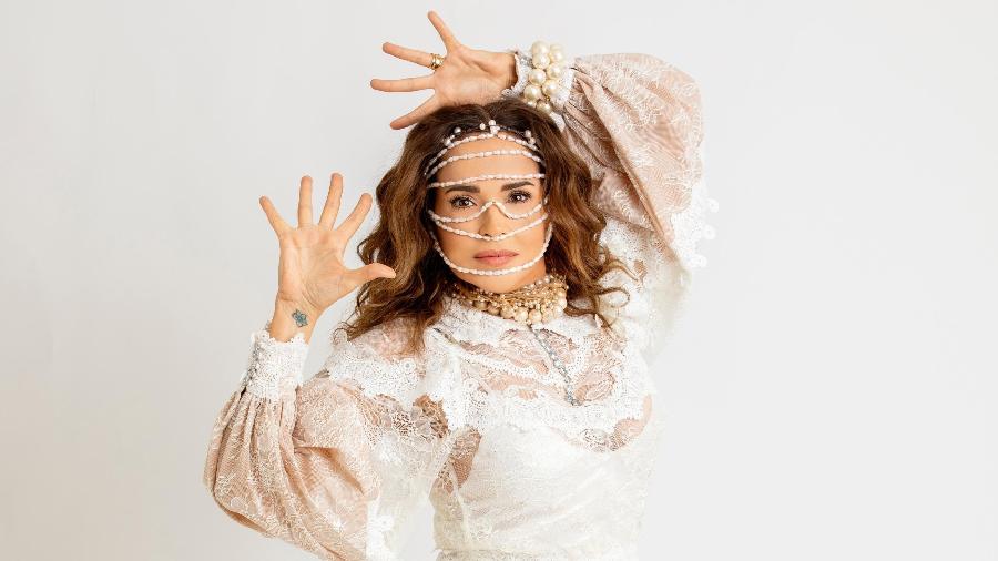 Com novo álbum profundo, Daniela Mercury celebra 40 anos de carreira