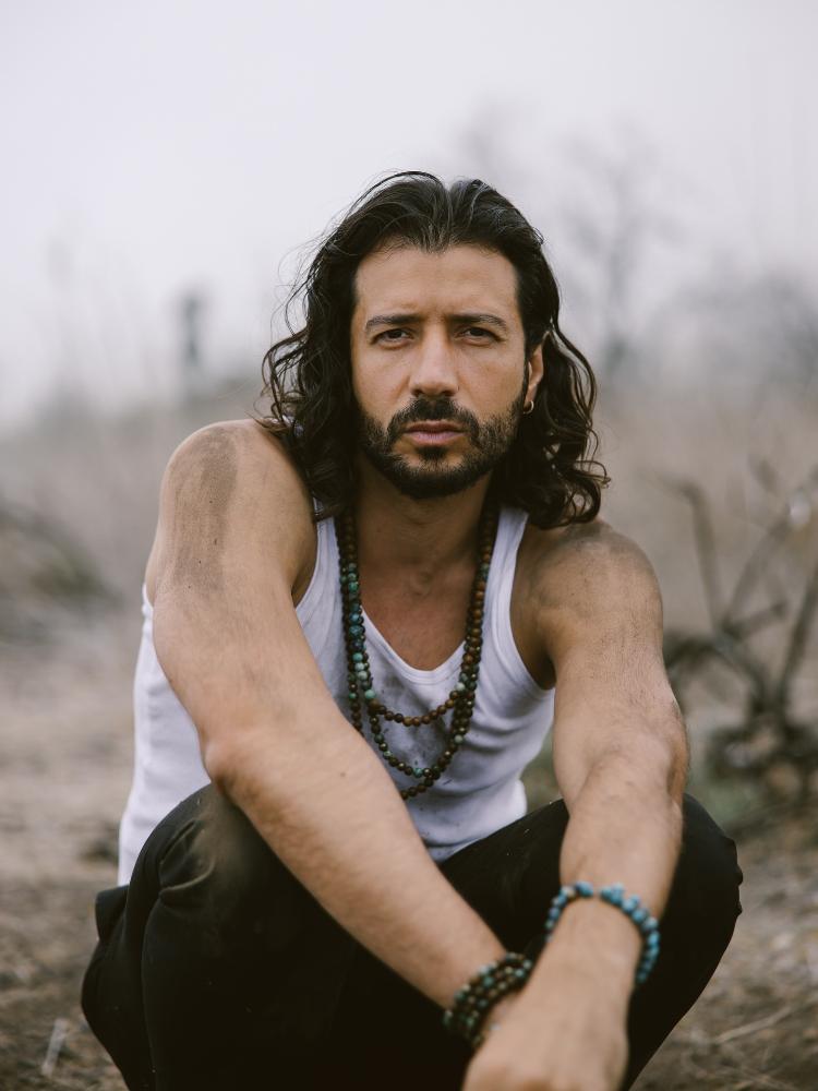 Em turnê no Brasil, Nasri Atweh fala de música com Maiara e Maraísa