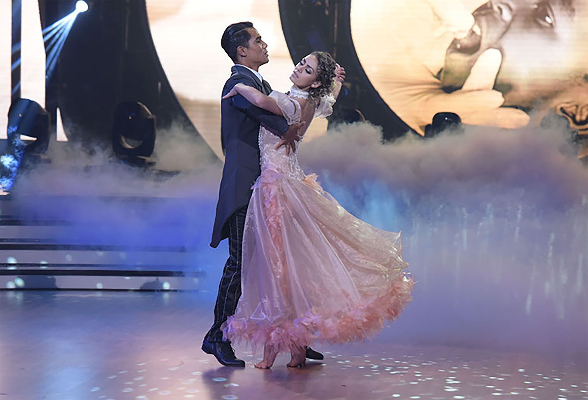 "Dancing Brasil" quebra rotina, troca as duplas e não elimina ninguém ...