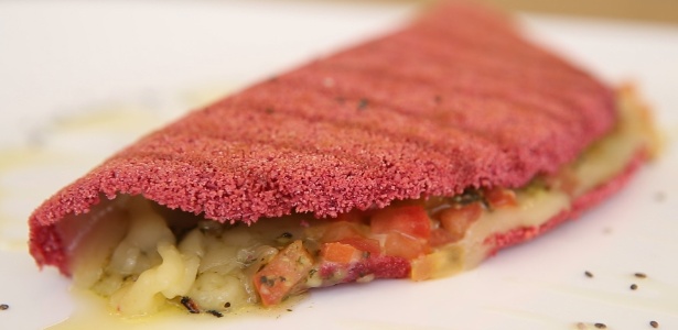 Tapioca com queijo, tomate e pesto de manjericão: Receita, Como Fazer e ...