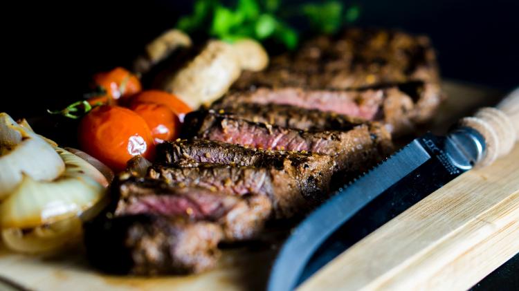 É pecado pedir a carne bem-passada? Profissionais das grelhas opinam ...