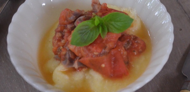 Polenta Mole com Miúdos Rústicos: Receita, Como Fazer e Ingredientes